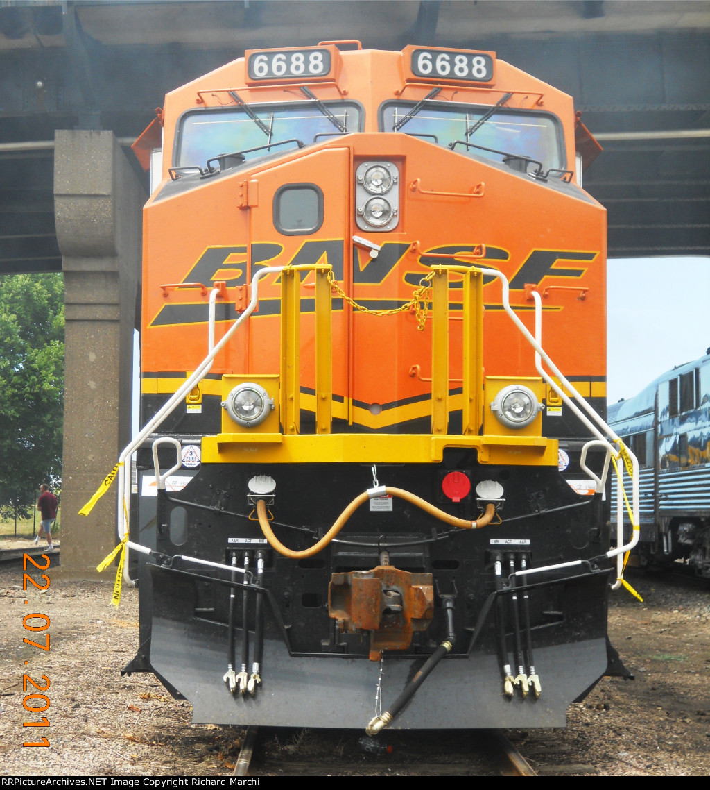 BNSF 6688